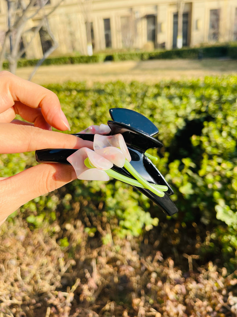 Calla lily claw